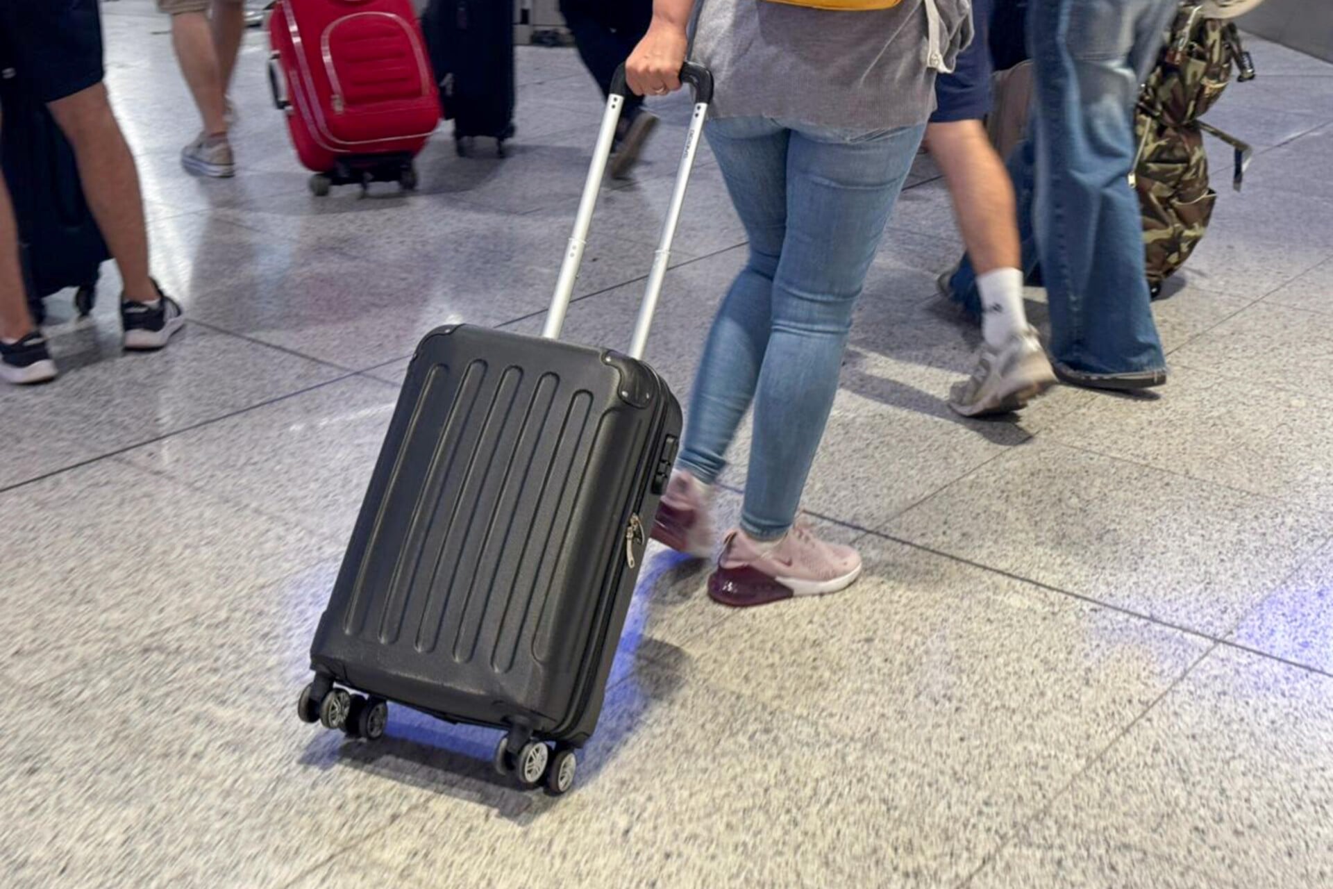 Ελευθέριος Βενιζέλος: Αστυνομικοί έκαναν «τσακωτό» 20χρονο που έκλεβε ...