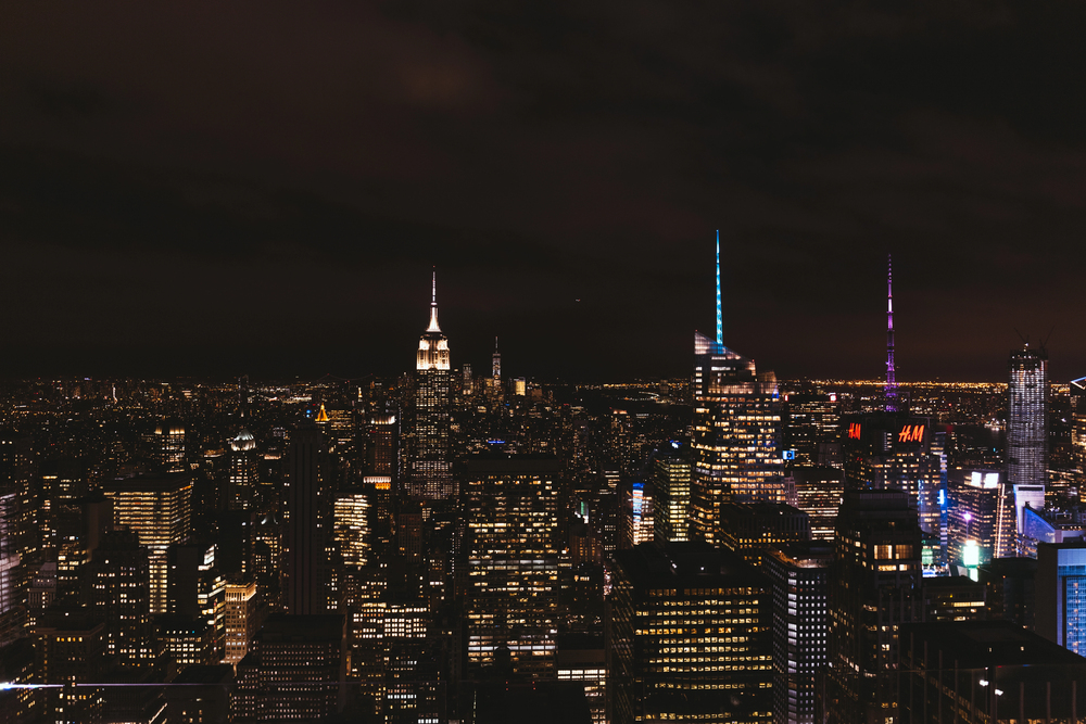 Photos of 15 iconic city skylines at night