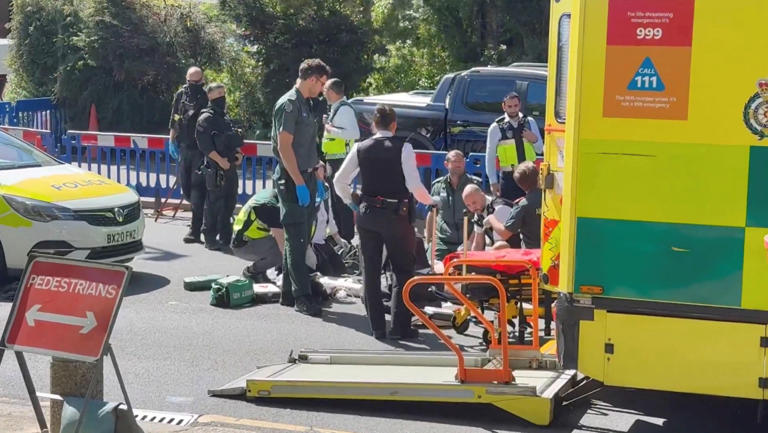 Police declare terrorist incident after 2 Jewish men stabbed in London