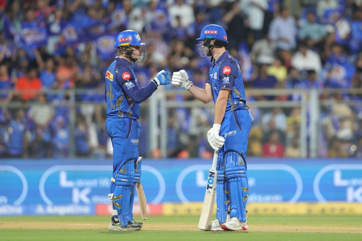 Why Mumbai Indians Are Wearing Black Arm Bands Against Sunrisers ...