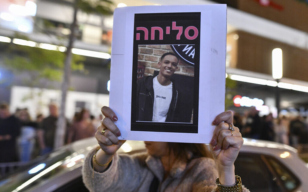 Police arrest another teen suspect in killing of pizzeria worker in ...