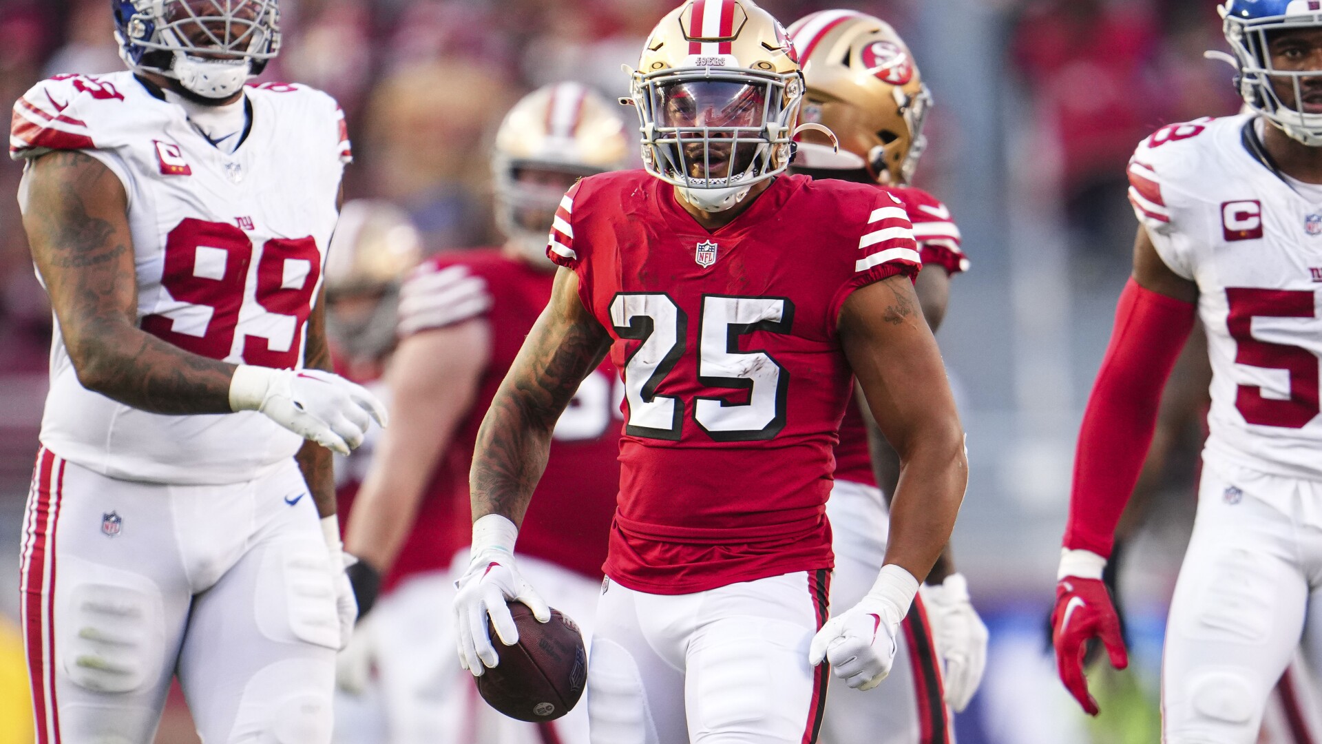 Patriots cut Elijah Mitchell