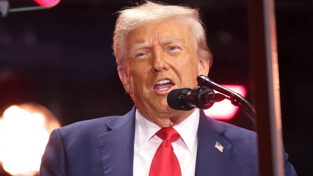 Trump allegedly told Jimmy Kimmel to 'sit down little boy,' according ...