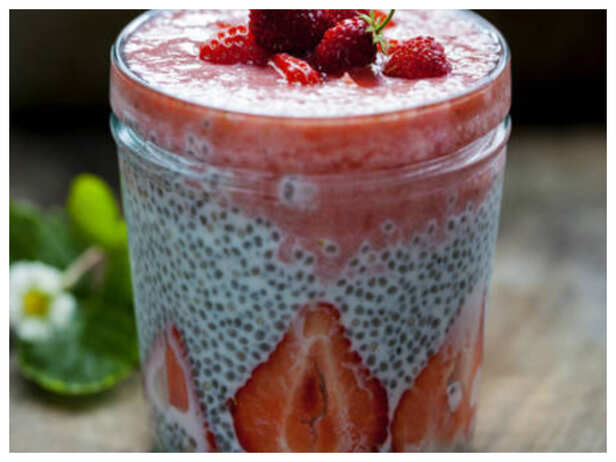 Chia pudding recipe gets a stylish twist with matcha and berries