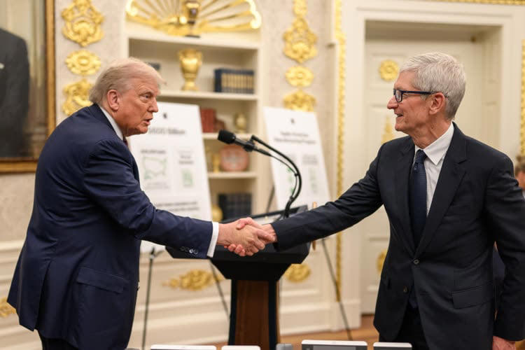 Droits de douane : le petit cadeau de Tim Cook à Donald Trump