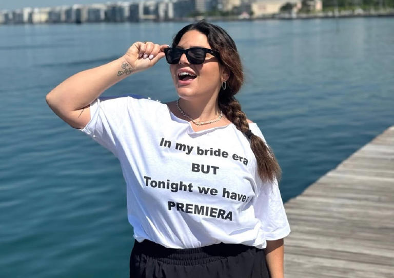 Δανάη Μπάρκα: Το μπλουζάκι για τον γάμο της