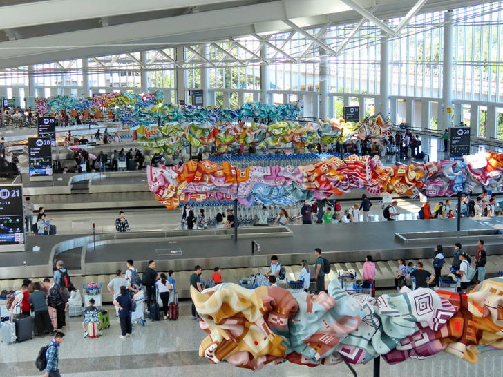 12 airport stories that prove laughter and surprises make the best ...