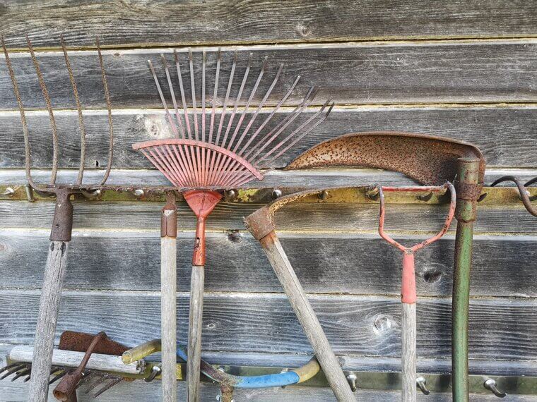 DIY storage ideas that keep yards and patios looking clean