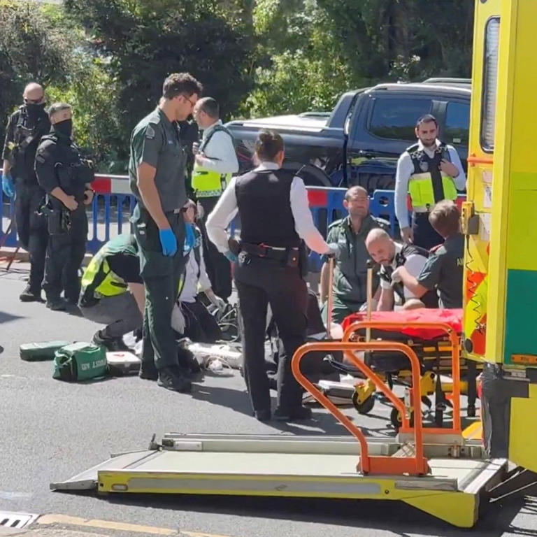 Police declare terrorist incident after 2 Jewish men stabbed in London