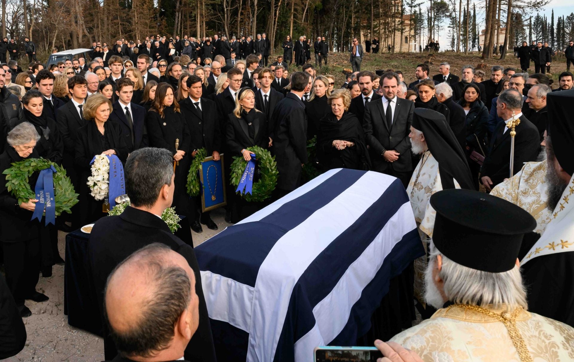Ο 89χρονος πιστολέρο είχε εμφανιστεί στην κηδεία του τέως βασιλιά ...