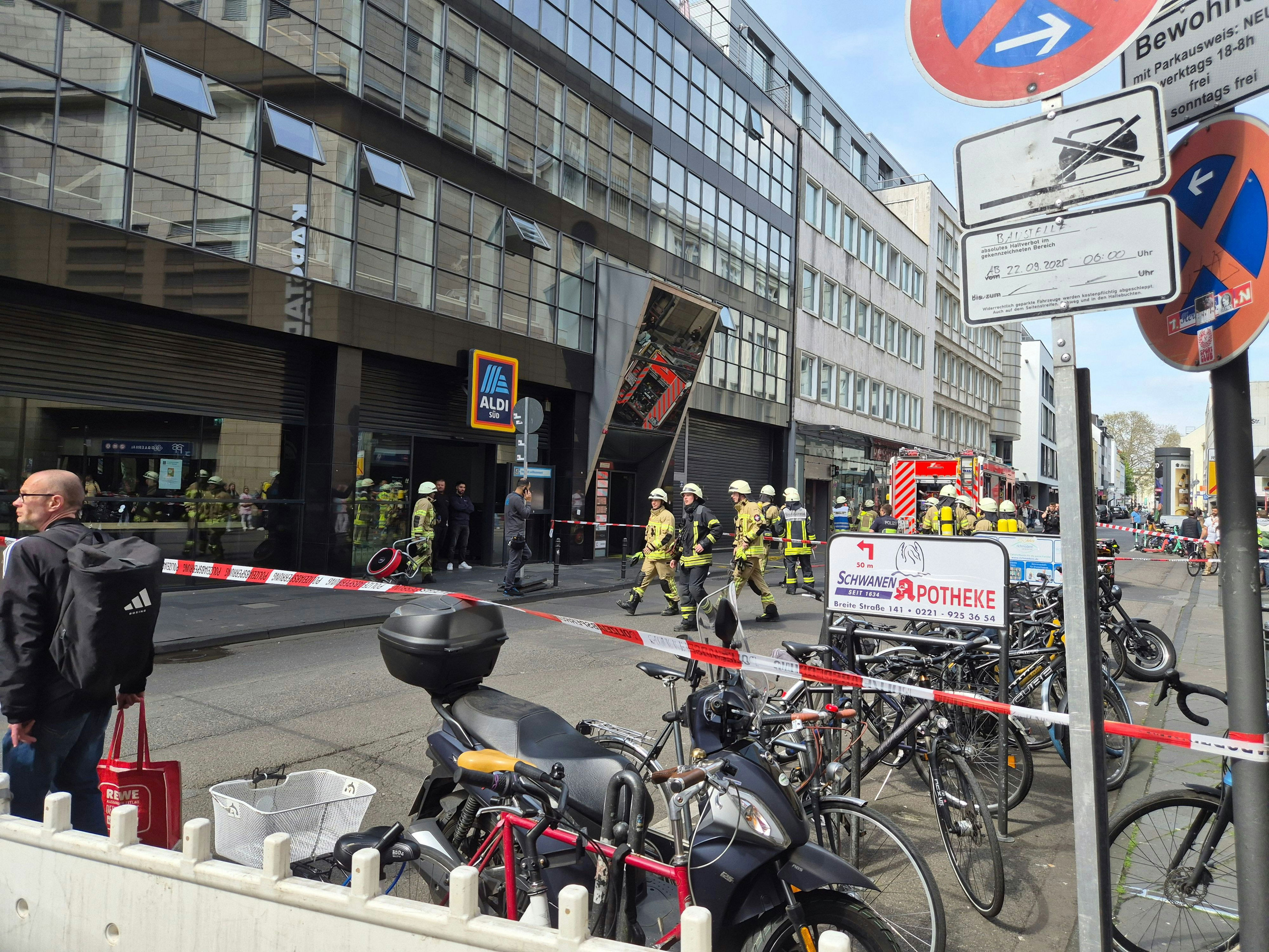Strom weg: Blitz-Blackout in der Kölner City – Feuerwehr lange im Einsatz