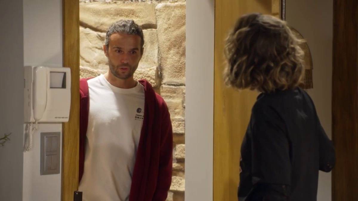 Joana expulsa Renato de casa após proposta insultuosa: "Olha a lata ...