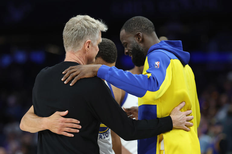 Mic catches Steve Kerr telling Stephen Curry and Draymond Green 'I don ...