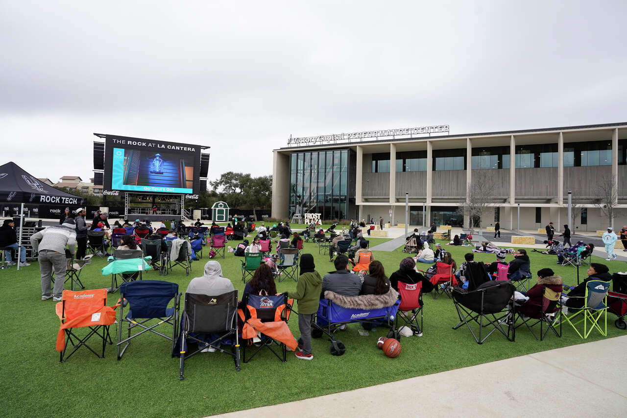 Spurs playoff watch parties take over San Antonio, official fan zones ...
