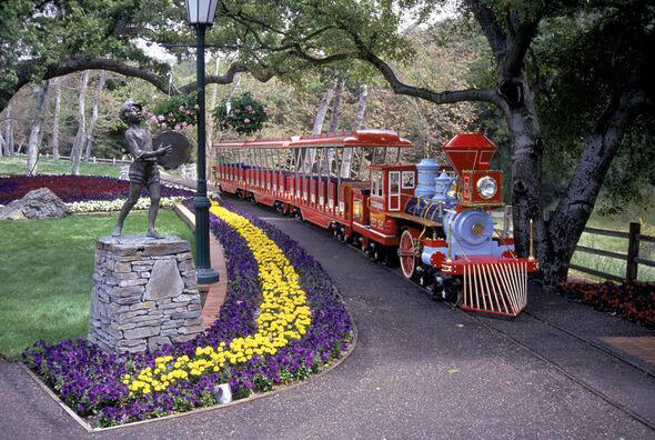Michael Jackson's abandoned Neverland Ranch shown rotting in chilling ...