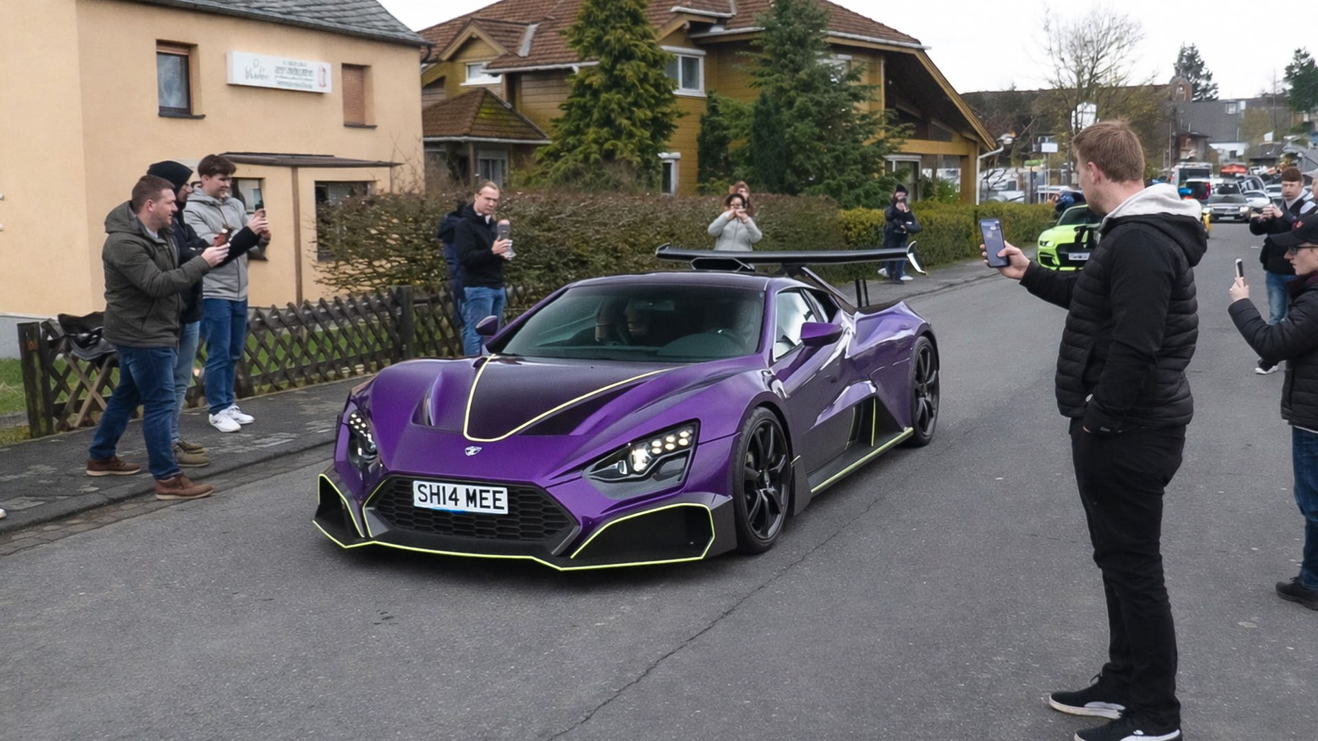 $1.7M Zenvo TSR-S draws crowd at supercar gathering