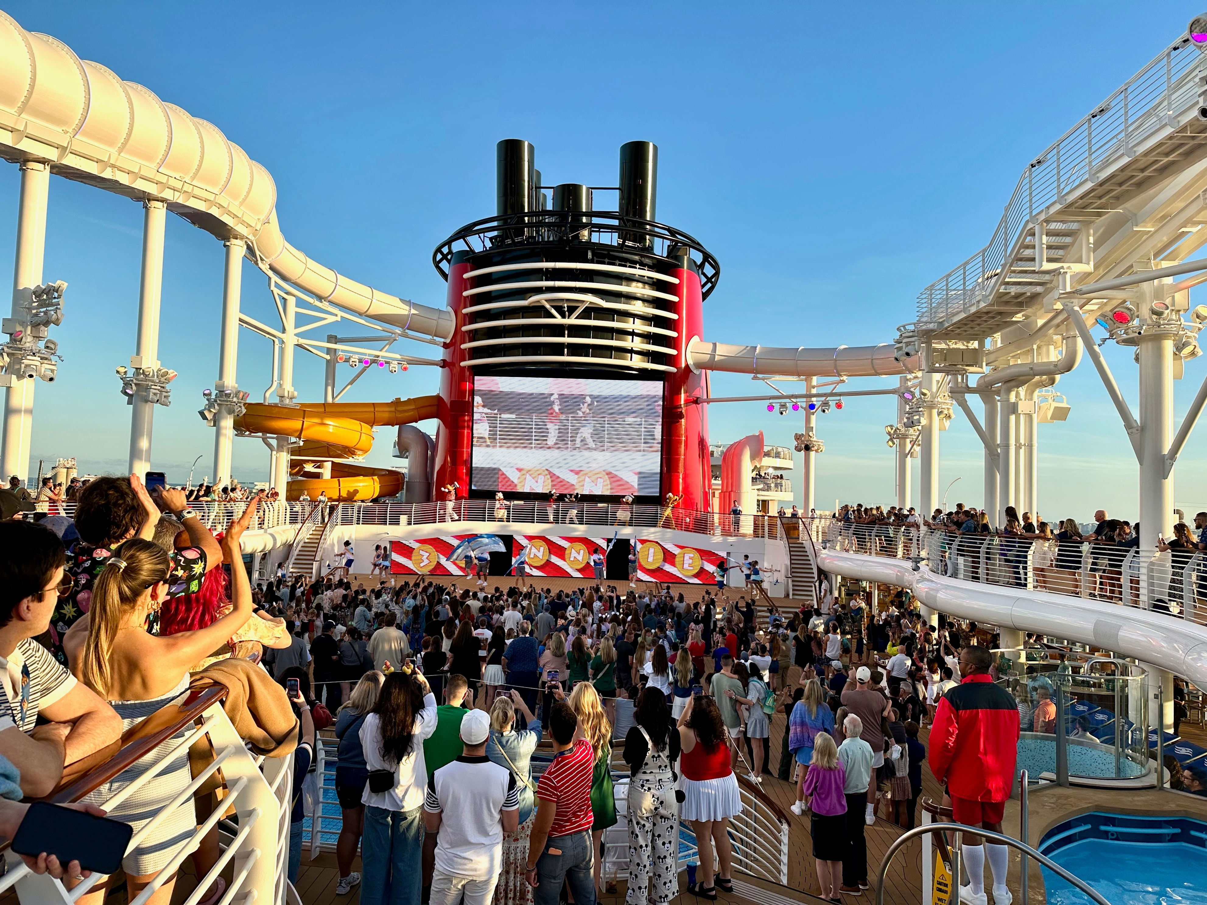 Disney Cruise Line guests call out "purely negative" reviews amid ...