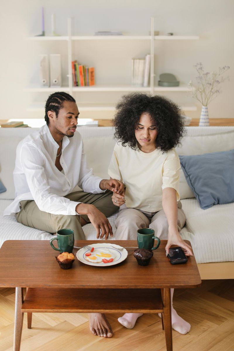 10 characteristics that can make a woman hard to be in a relationship with