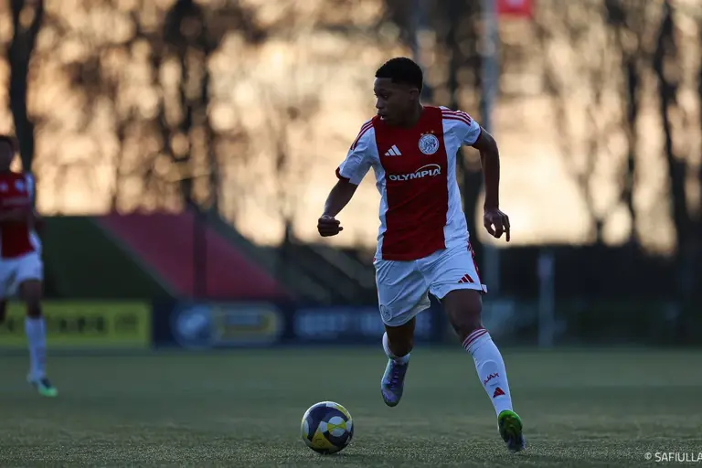 Ajax-vertrek na acht maanden van Jeremayo Levant is onbegrijpelijk