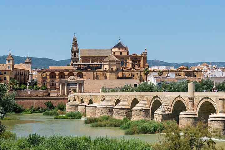 Entre mouros e flamenco: descubra a Andaluzia, um orgulho espanhol