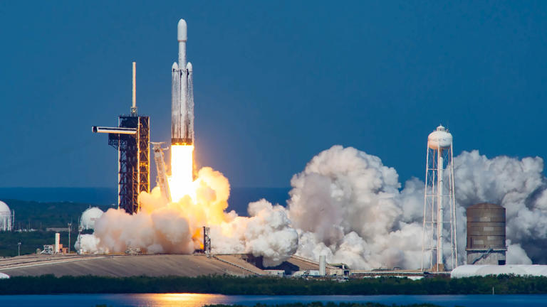 SpaceX books launch of European Mars rover, its 1st-ever Red Planet ...