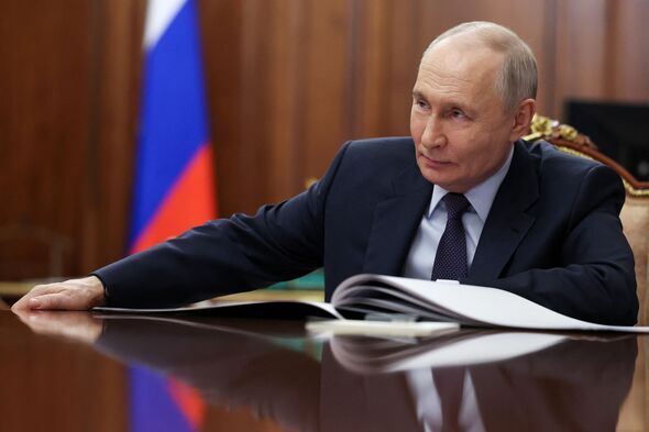 Putin coup fears soar as top allies turn on 'toxic' tyrant in ...