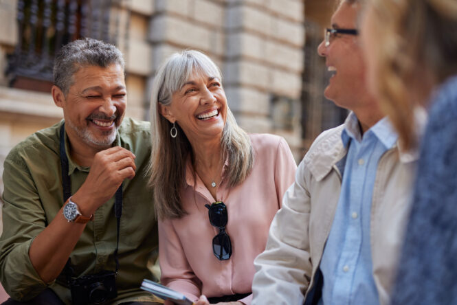 10 sentences socially intelligent people use to make friends instantly