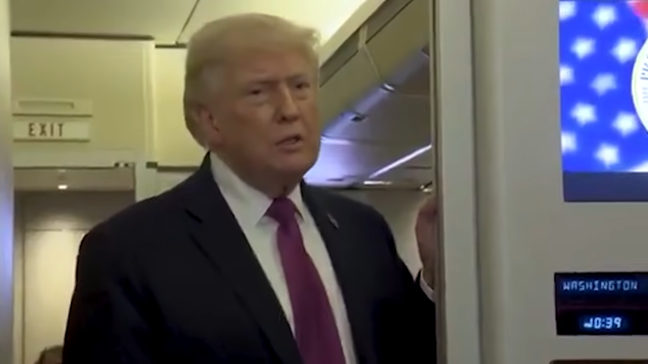 Trump struggles to explain Iran deal as Air Force One exchange unravels
