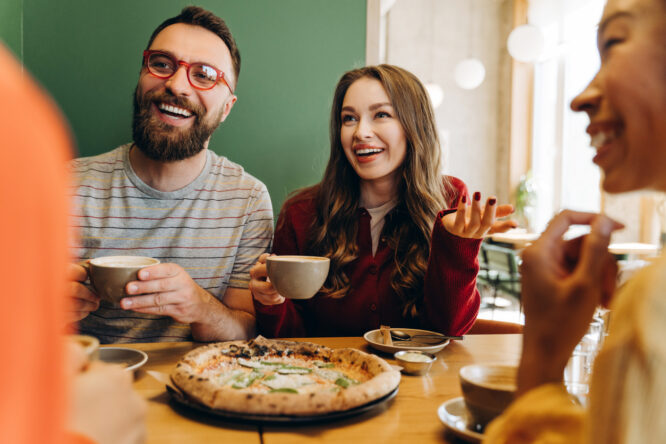 10 sentences socially intelligent people use to make friends instantly