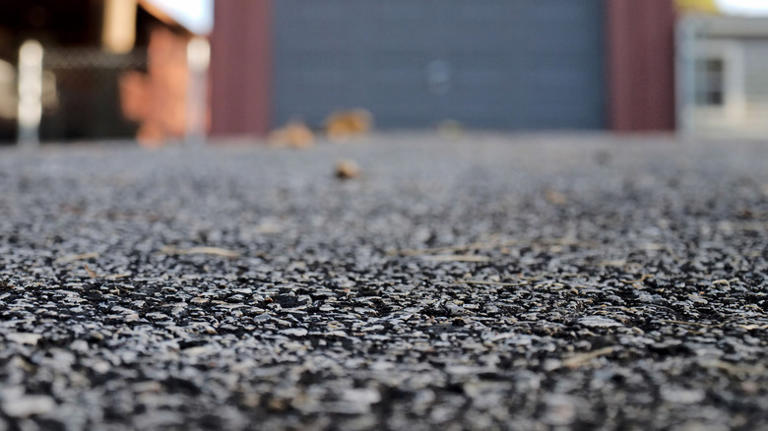 Concrete vs asphalt driveways: Which one lasts longer?