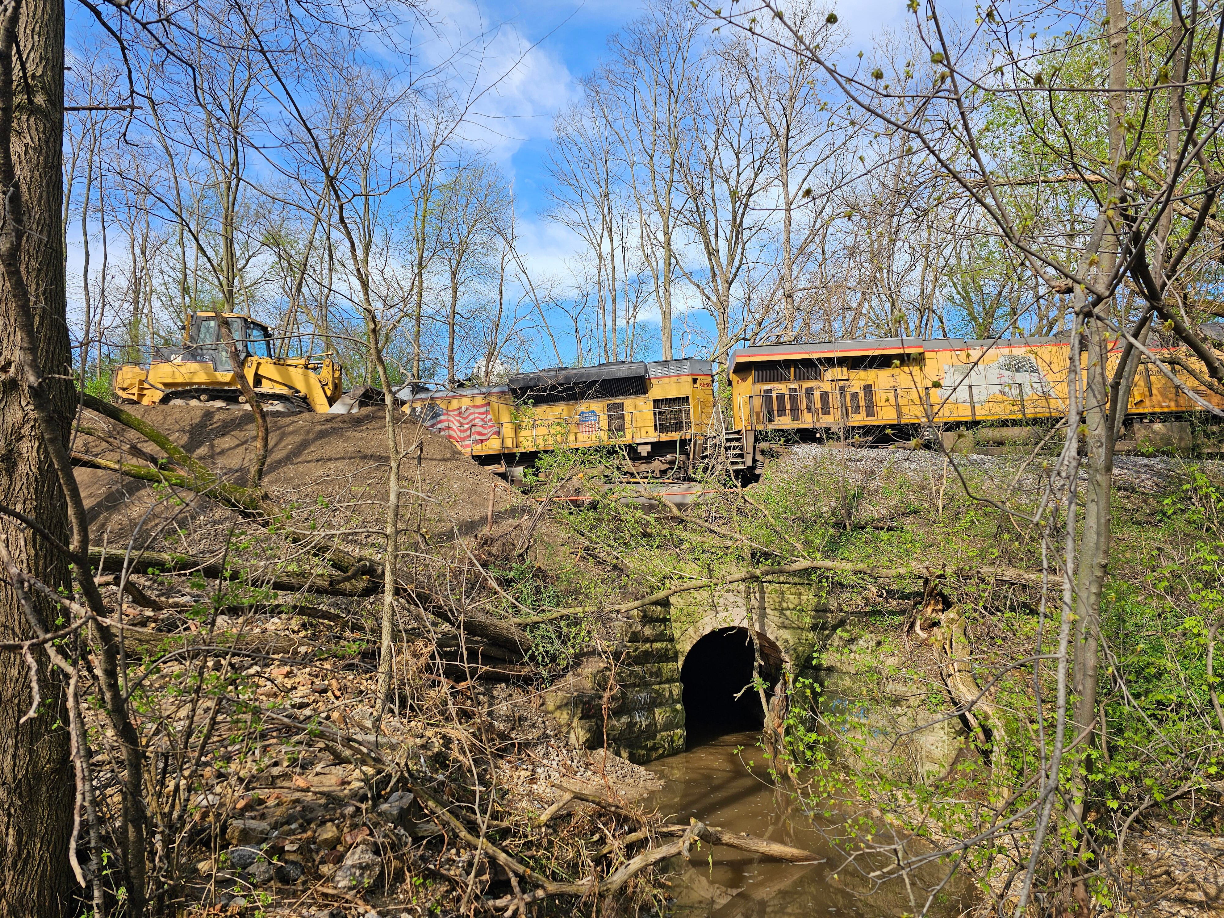 Train derails in Janesville, people asked to avoid the area