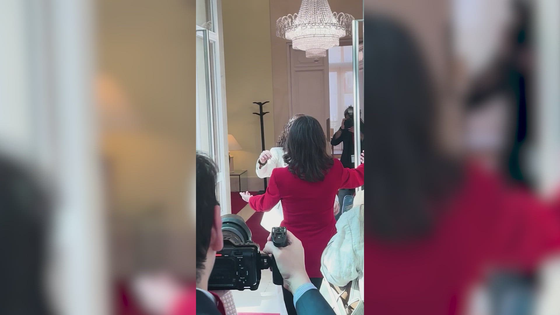 El emotivo abrazo entre María Corina Machado e Isabel Díaz Ayuso
