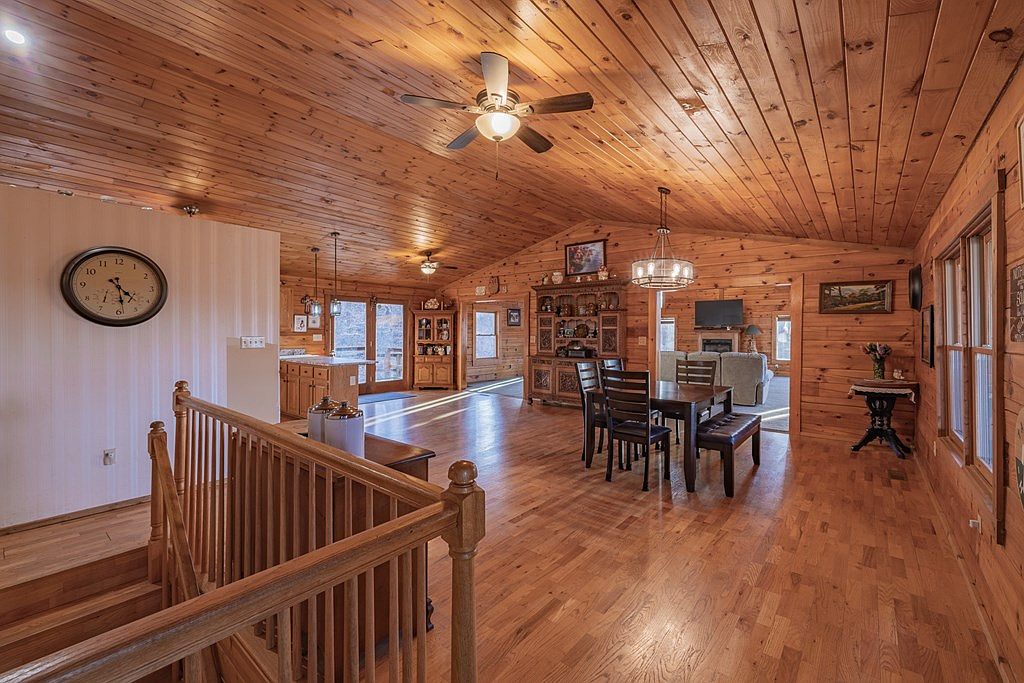 Serene 1996 luxury log cabin estate in Bristol, Virginia, set on 11 ...