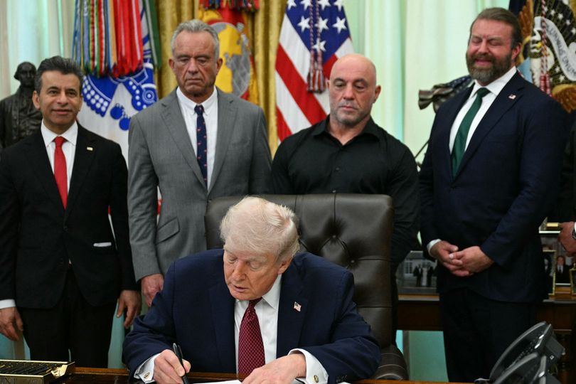 Joe Rogan changes mind again on Donald Trump and appears at White House ...
