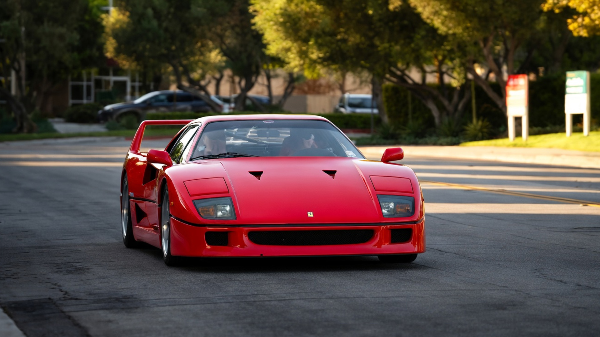 Ride along in an expensive Ferrari F40 on public roads