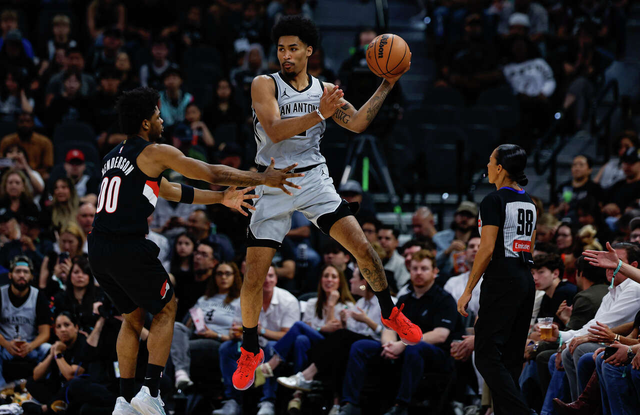 Spurs rookie guard Dylan Harper shrugs off thumb injury