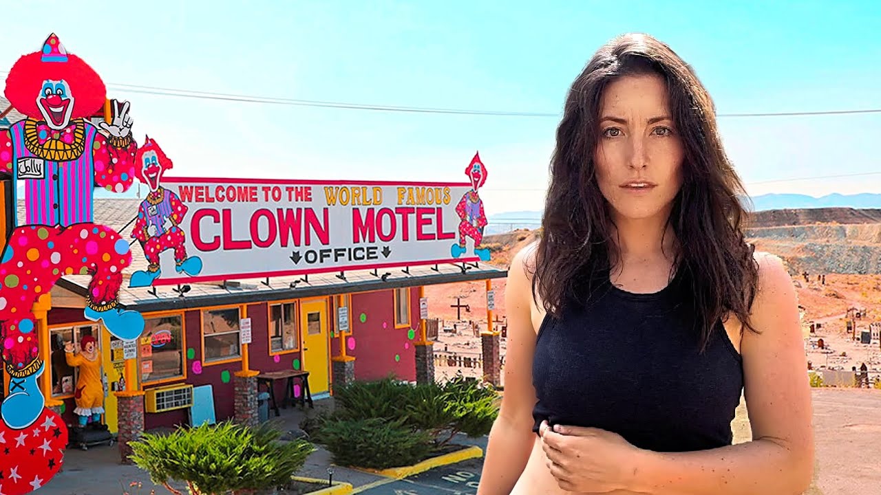 I spent the night at the creepy clown motel 🤡