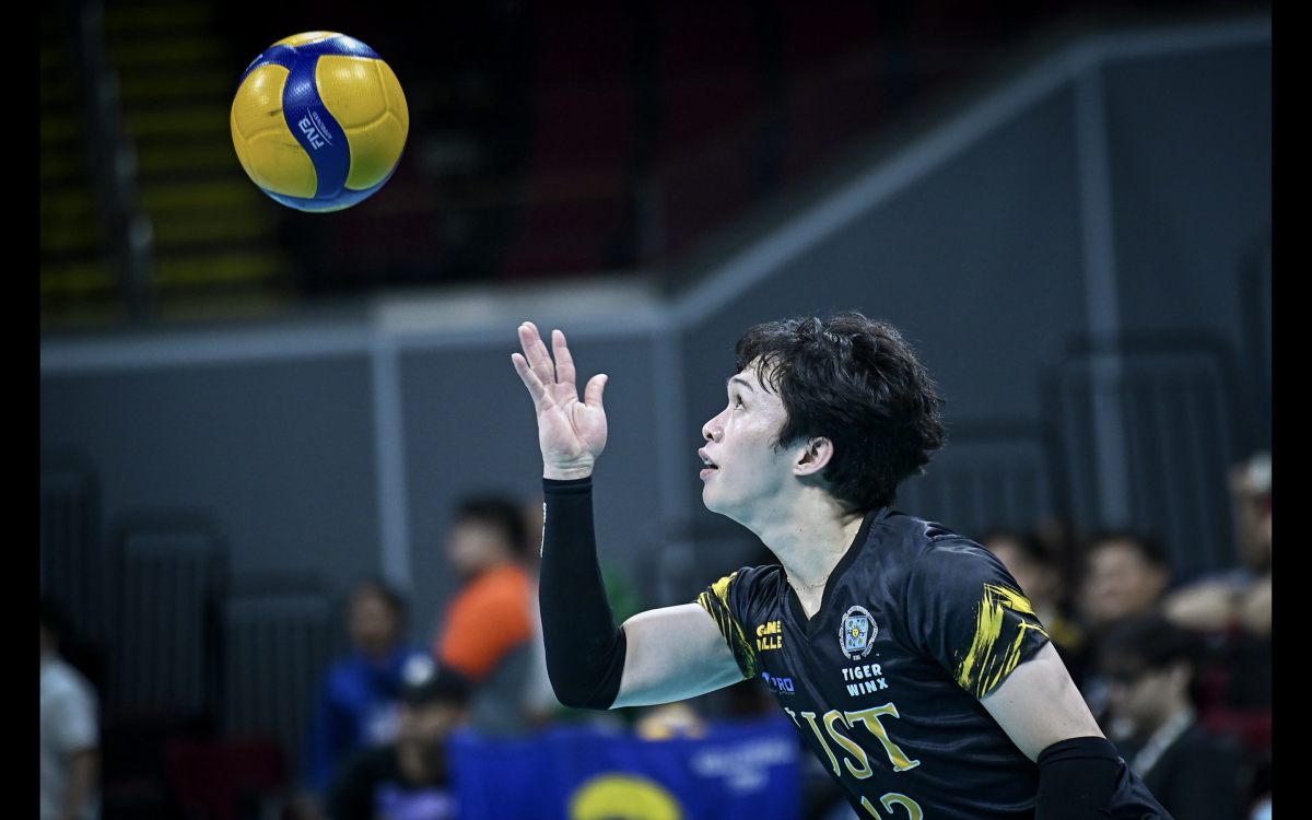 UST sweeps UP to stay in hunt for twice-to-beat bonus