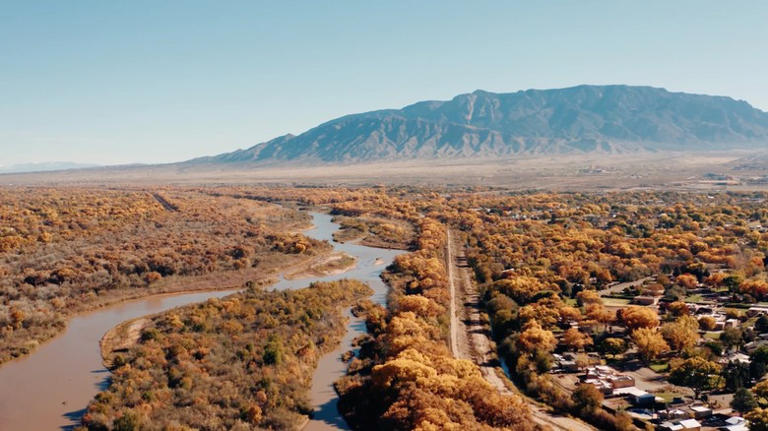 New Mexico's scenic Albuquerque suburb along the Rio Grande charms with ...