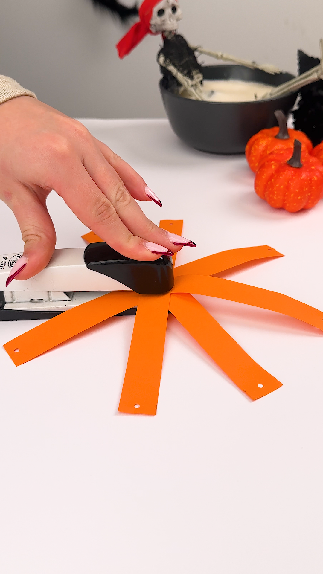 Spooky yet cute paper pumpkin wall craft 🎃