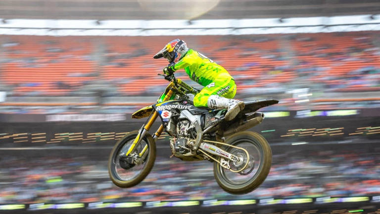 Cleveland Supercross results: Roczen cuts points lead to one, Thrasher ...