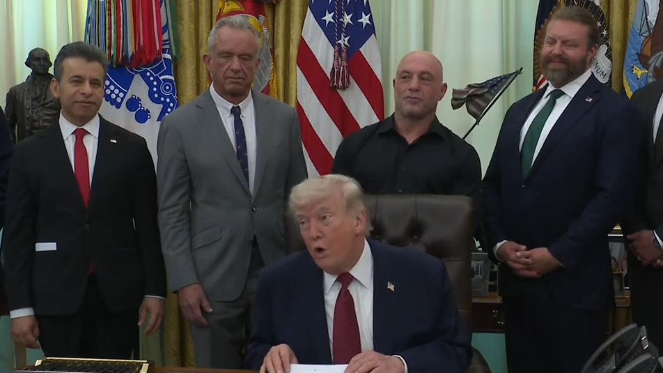 'Nobody wants to write about it': Trump throws tantrum over the press ...