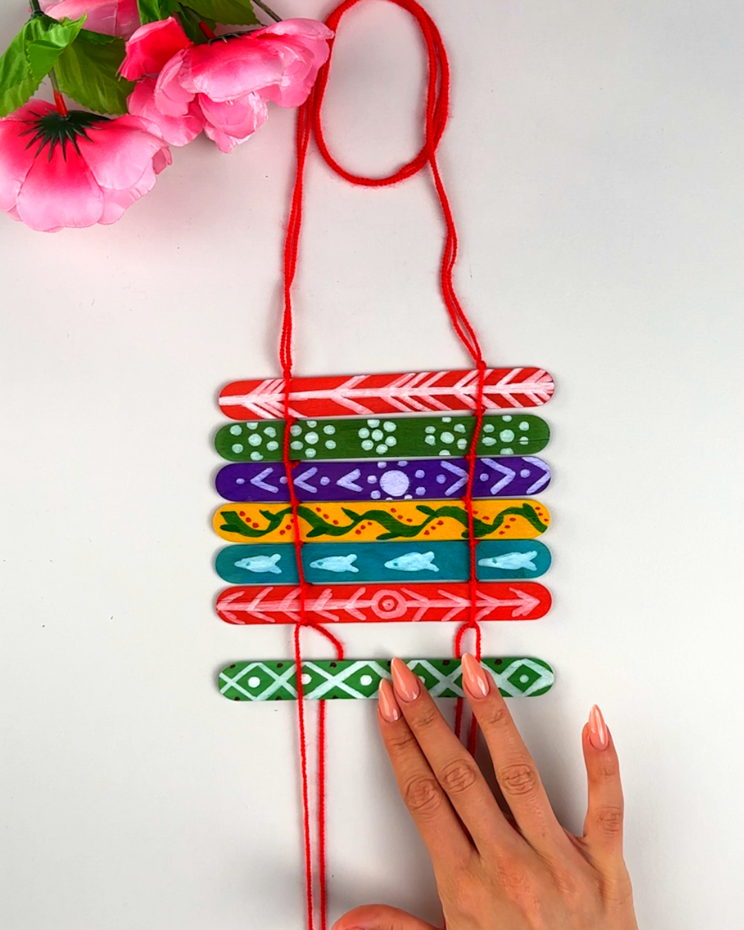 Artesanía colgante boho folk 🧵🌸