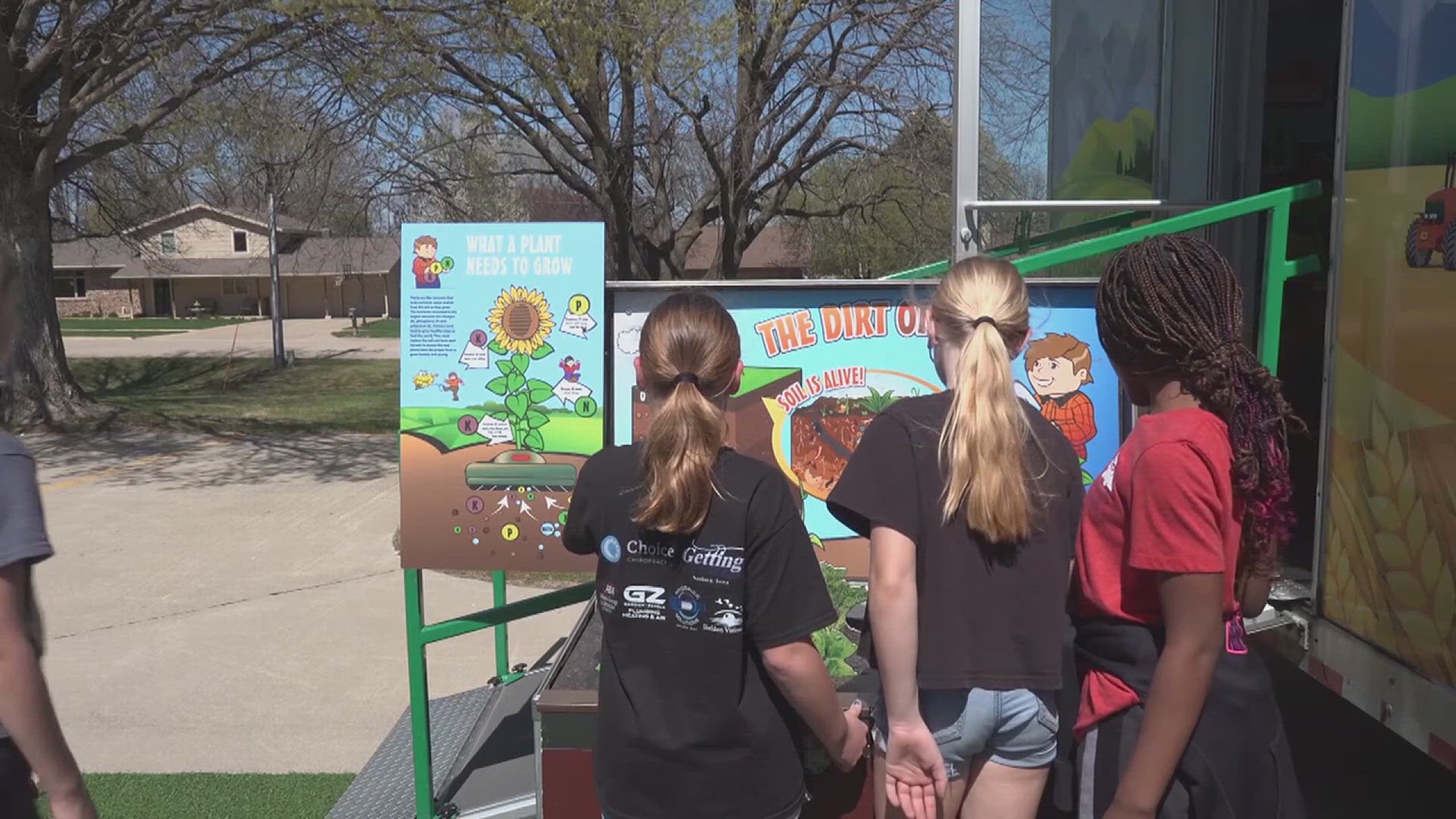 Students in Sheldon, Iowa take part in 'Seed Survivor Mobile Classroom ...