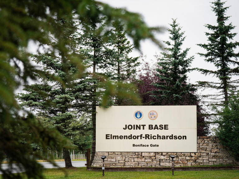 2 soldiers in Alaska seriously injured in bear attack during training ...