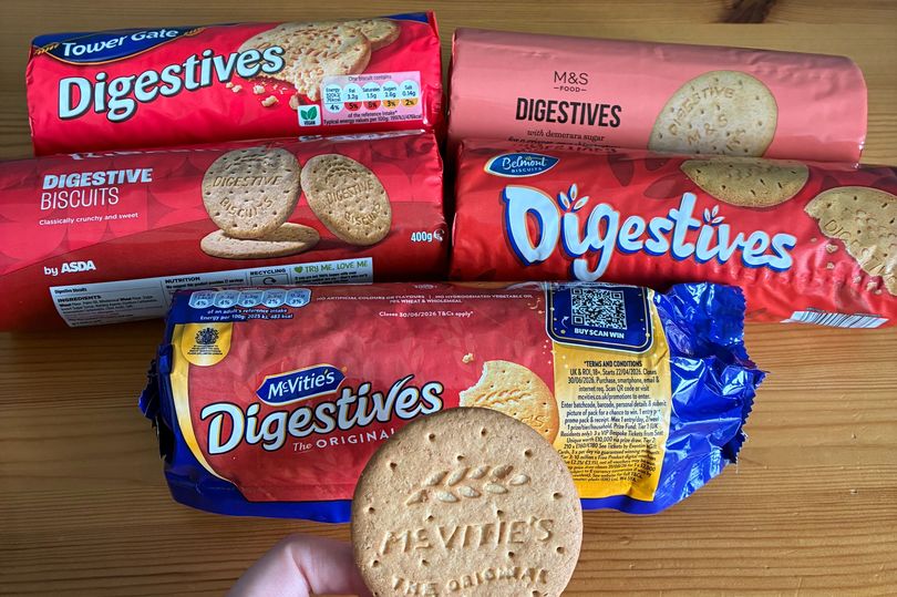 I tried digestive biscuits from Aldi, Asda, M&S and Lidl — 59p packet ...