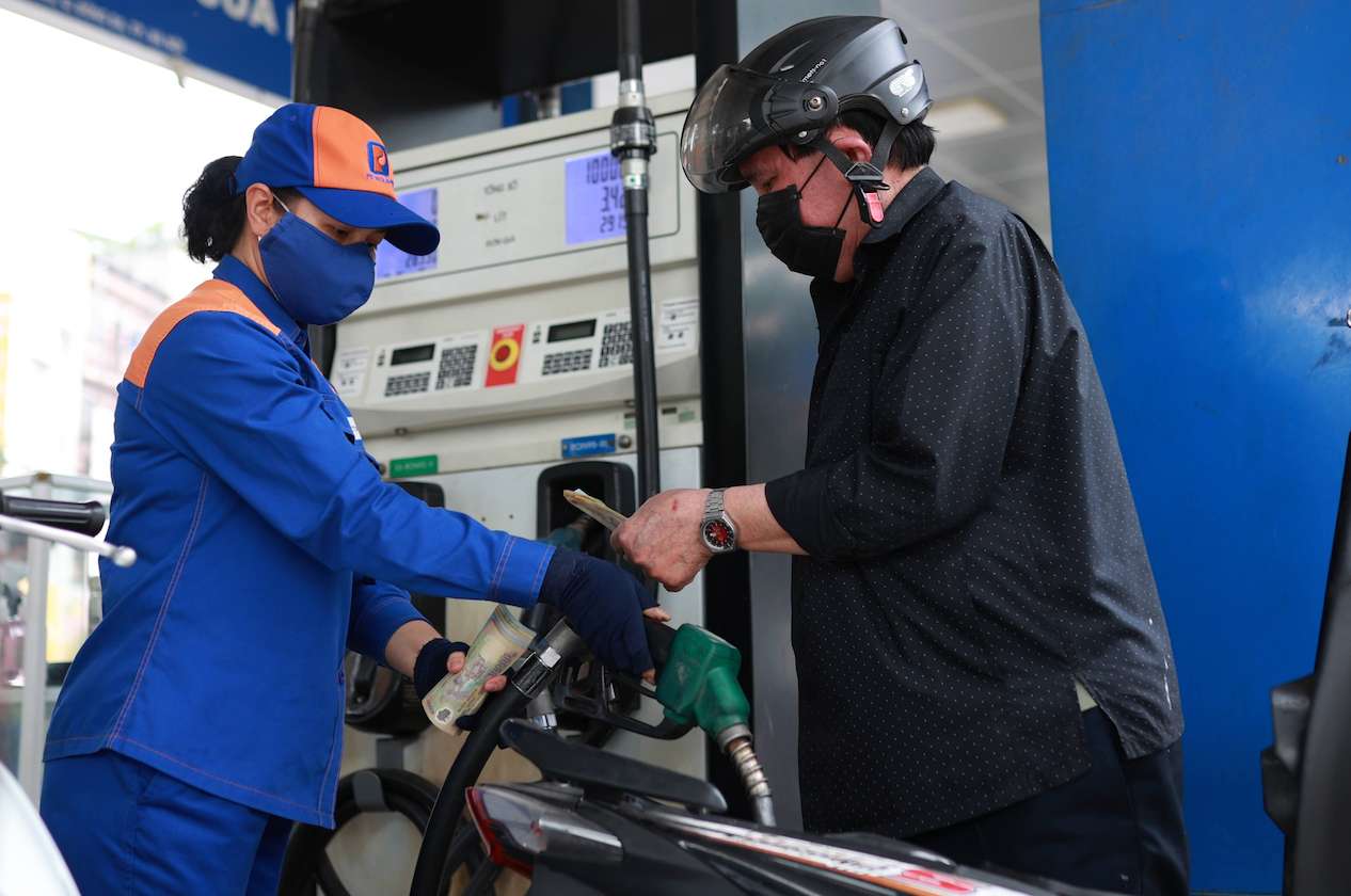 Cập nhật giá xăng dầu ngày 18.4: Dự báo giảm trong kỳ điều hành tới