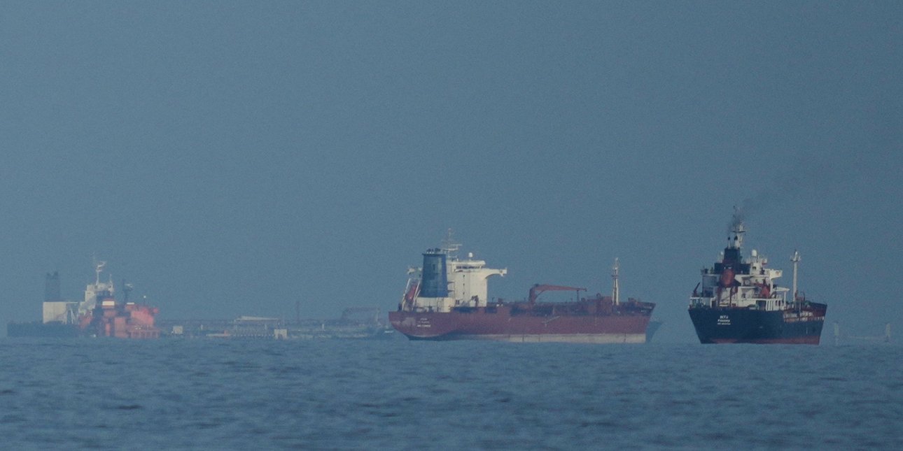Μέση Ανατολή: Πώς 50 ημέρες πολέμου προκάλεσαν απώλειες πετρελαίου ...