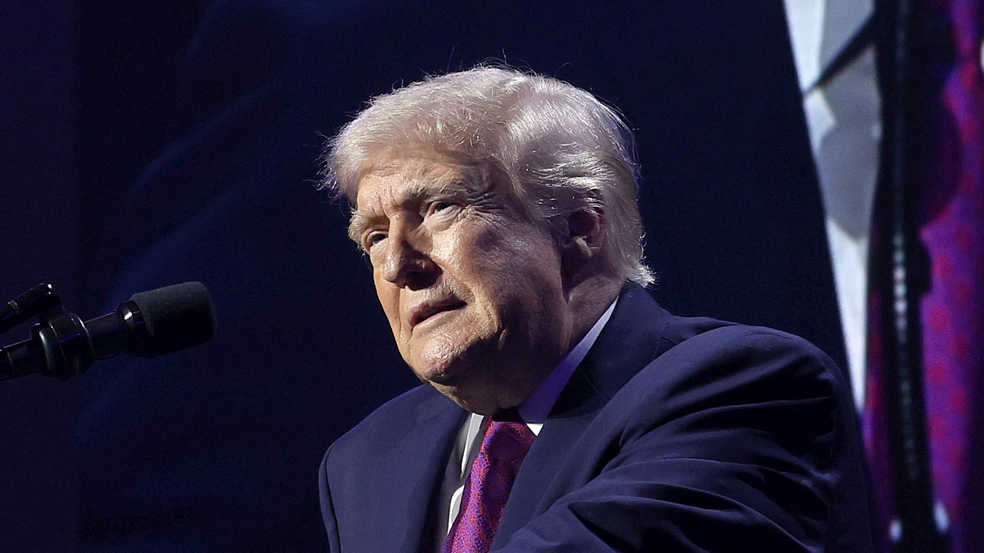 Huh? Trump looking to settle with his own IRS over $10 billion lawsuit