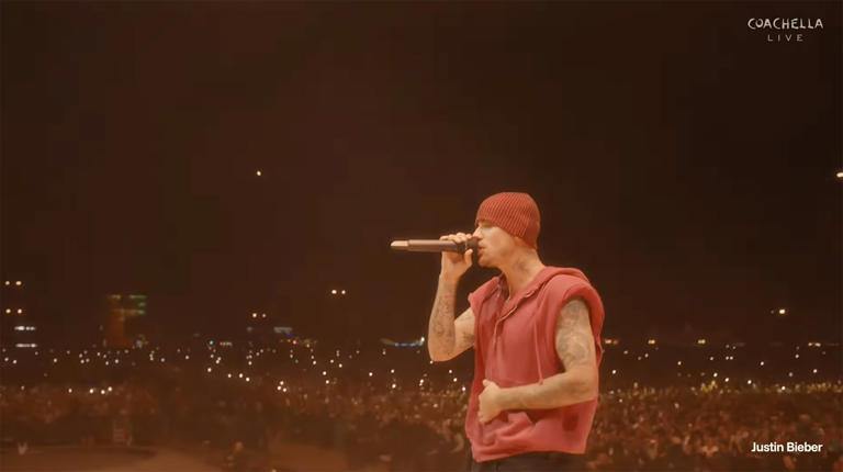Justin Bieber serenades superfan Billie Eilish during Coachella weekend ...
